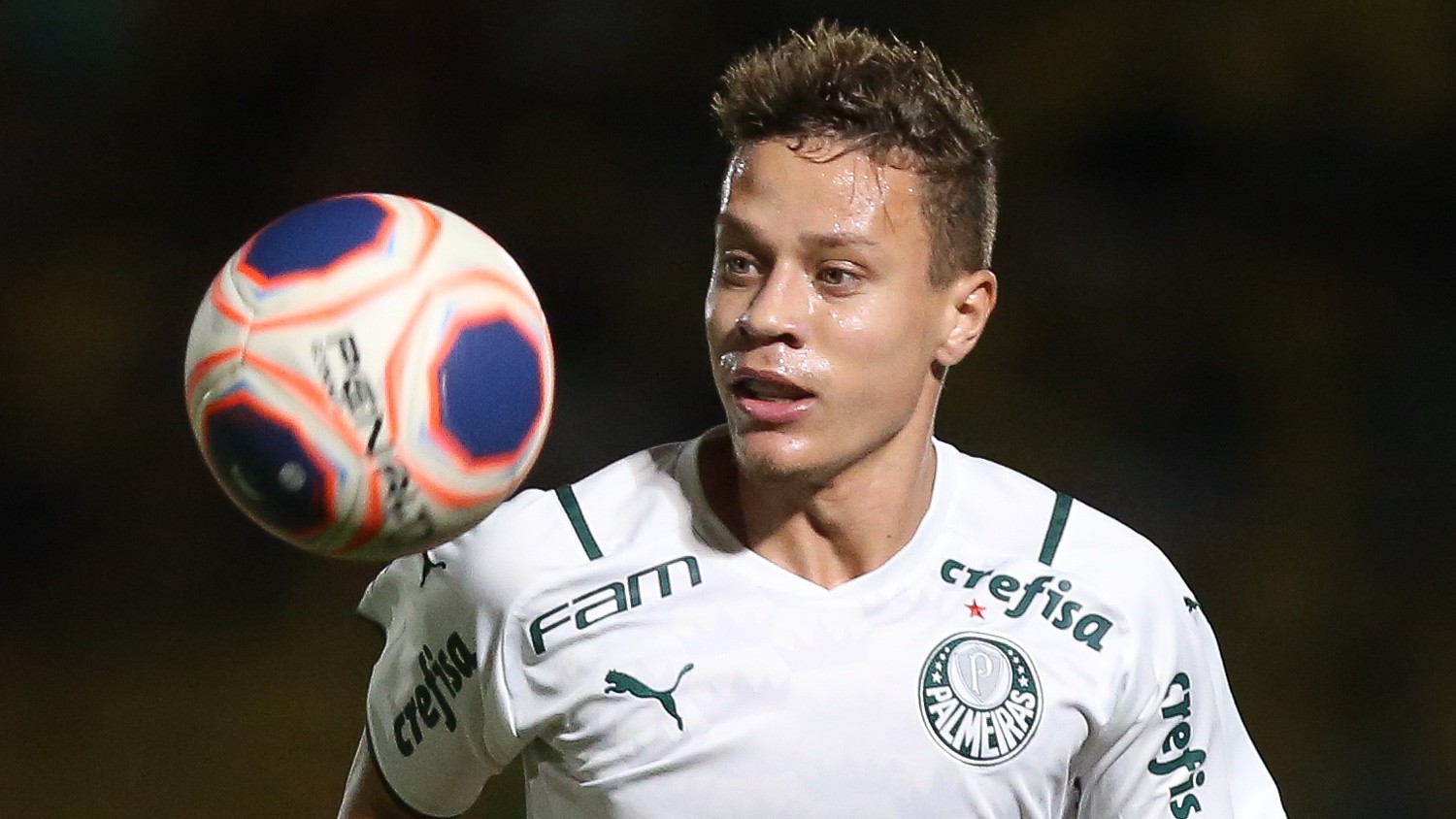 Em fim de contrato, Lucas Sena deve deixar o Palmeiras após conquistar ...