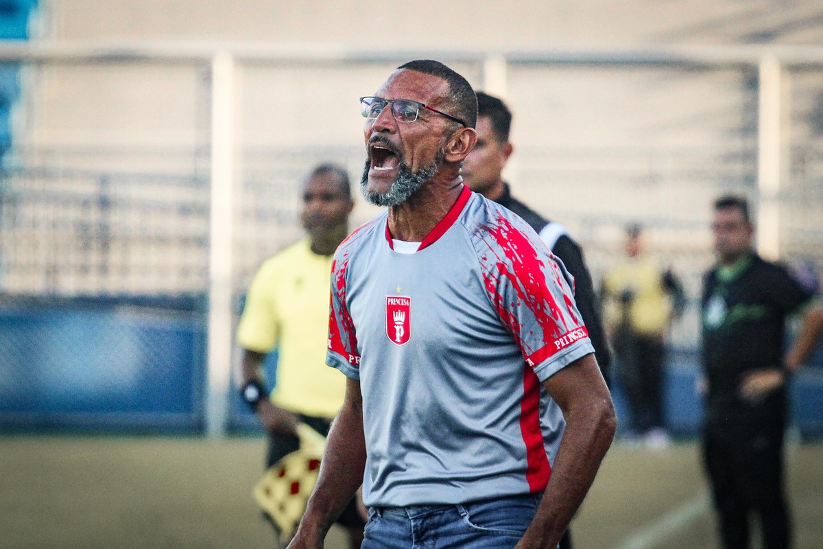 Sérgio Duarte exalta vitória sobre o Manaus: "Mérito da equipe que ...