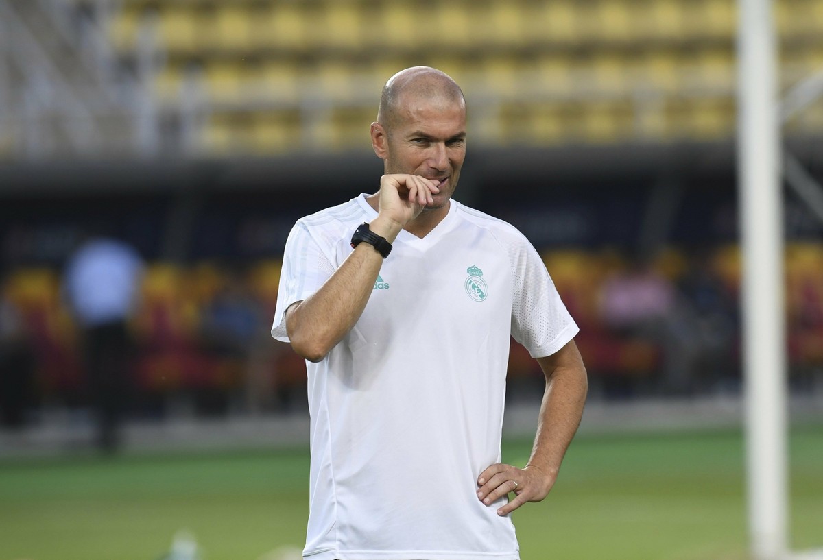 Zidane diz que CR7 está disponível para pegar United, mas não o ...