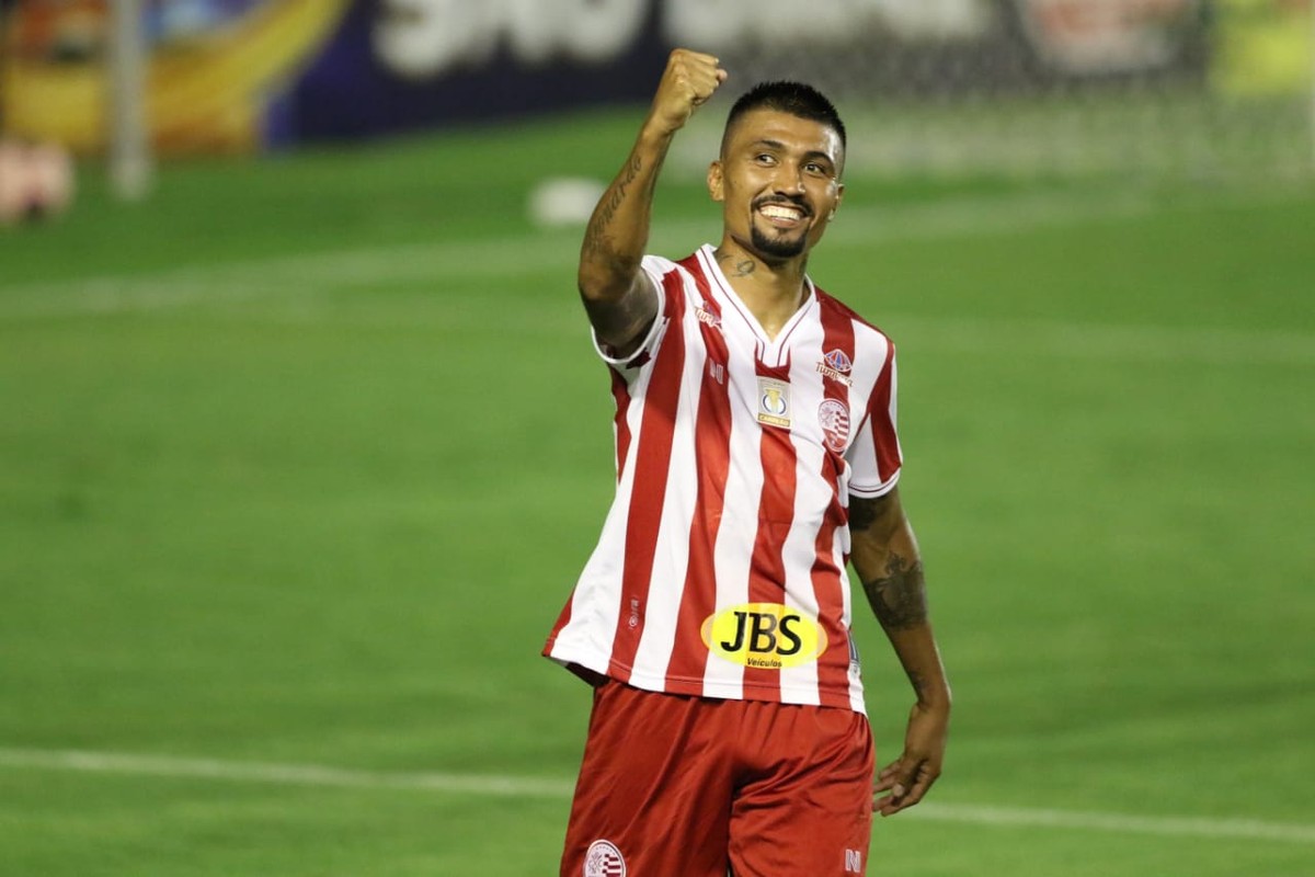 Contestado por baixo número de gols, Kieza é defendido por Dal Pozzo no ...