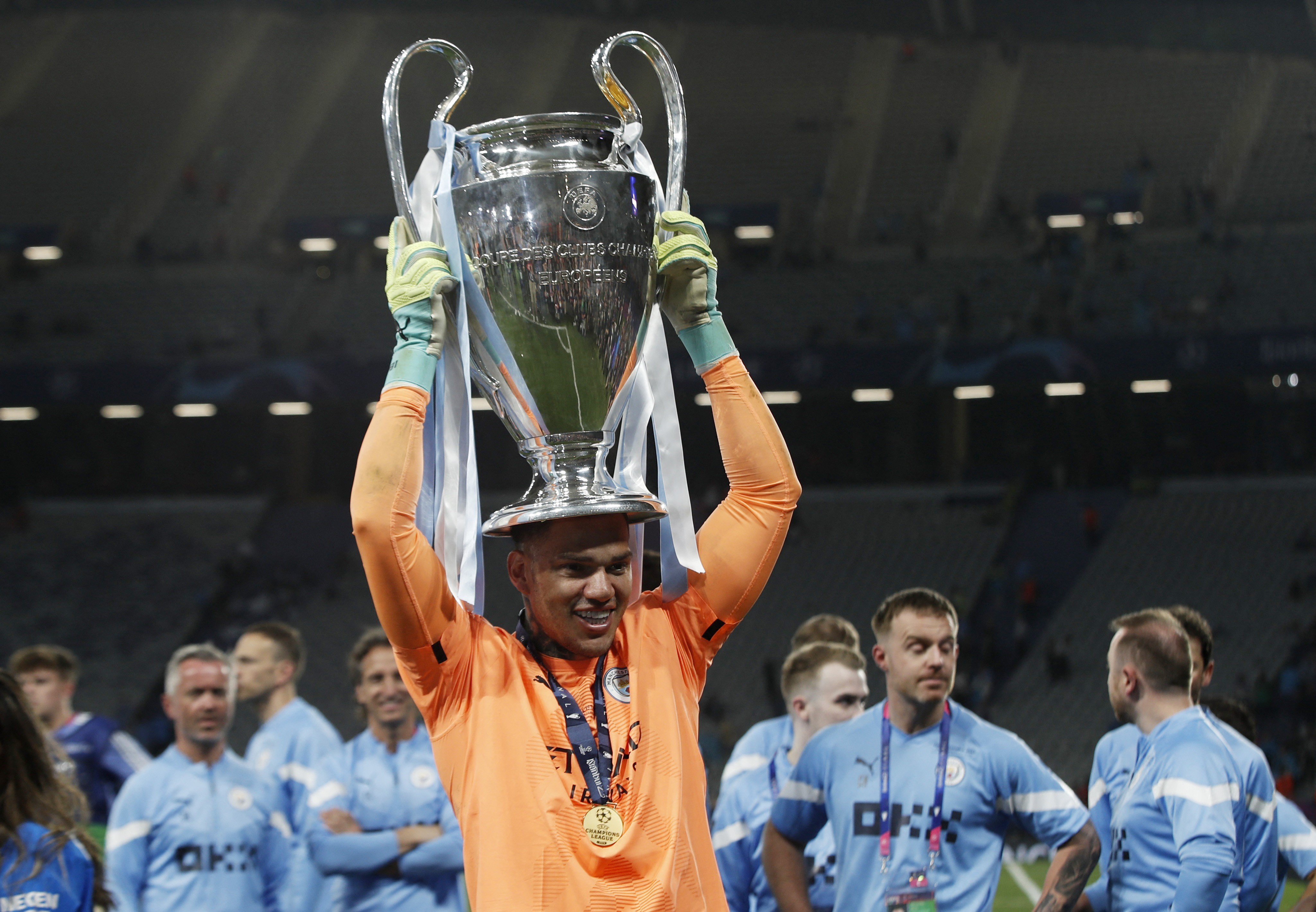 Ederson é eleito melhor goleiro do mundo em 2023 pela IFFHS | Ge