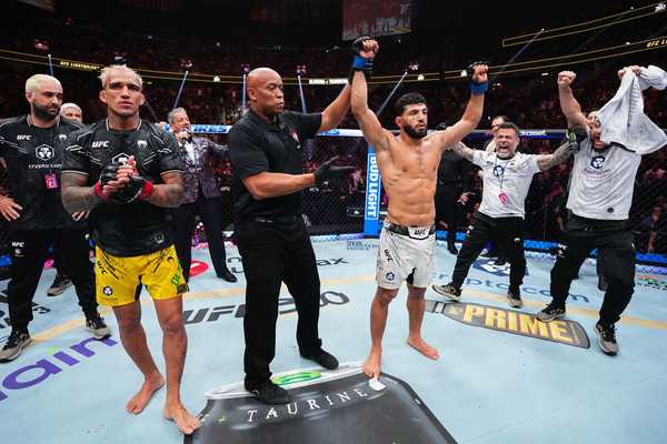 UFC 300 : Charles do Bronx perd contre Tsarukyan par décision partagée ...