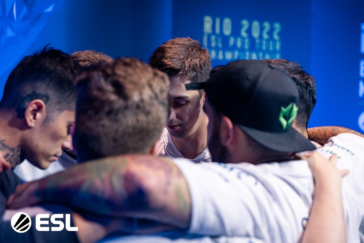 IEM Major Rio 2022: 00 e Imperial frustram com eliminações no 2º dia ...