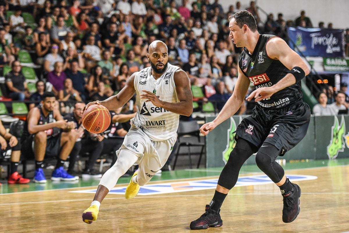 Recuperado de fratura, Larry Taylor volta a jogar pelo Bauru após ...