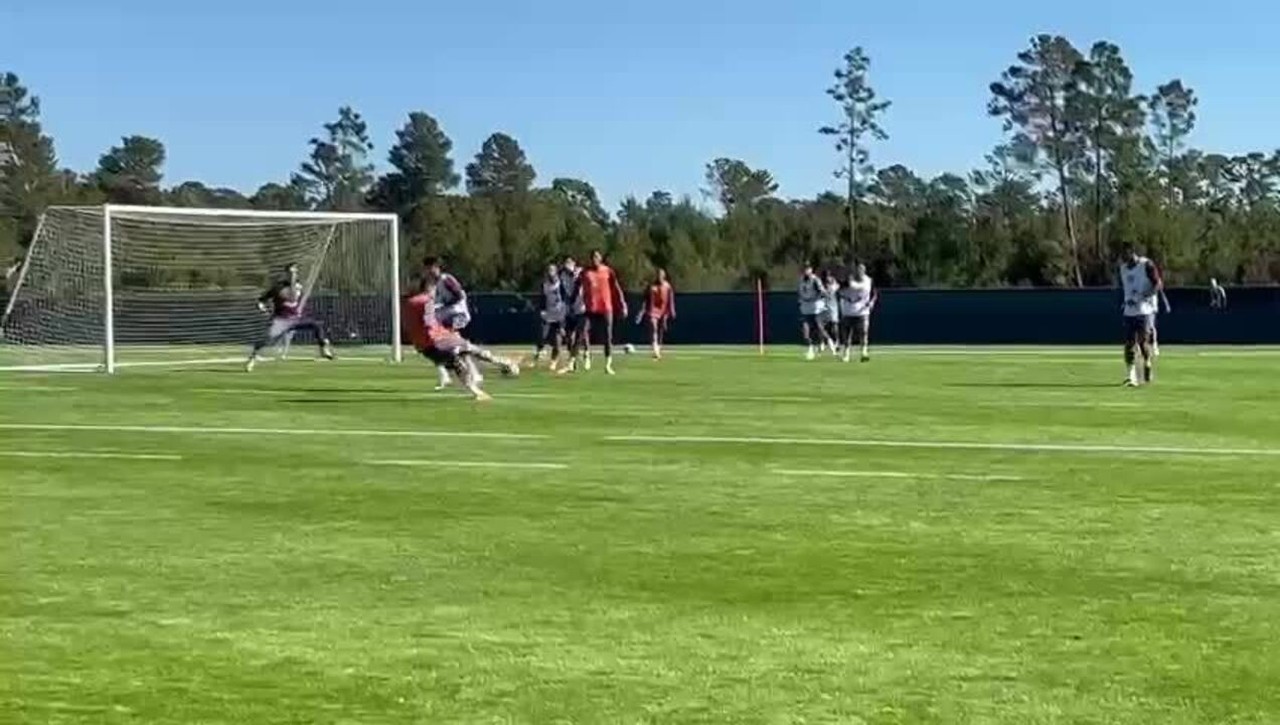 Primeiro treino de Enzo Díaz no São Paulo tem golaço de Oscar em ...