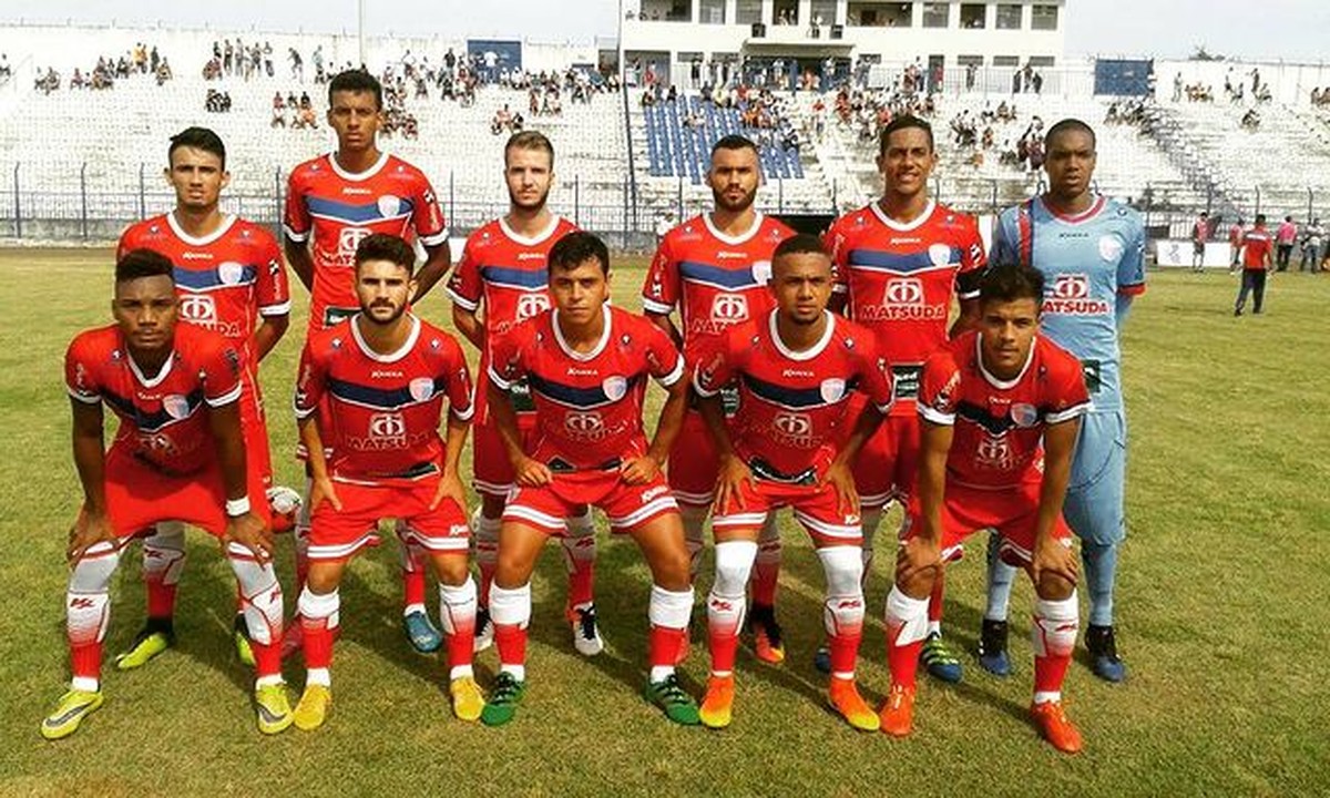 Prudentino deixa futebol para se dedicar ao futevôlei, abre arena e ...