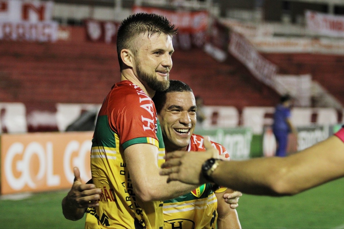 Brusque anuncia retorno do zagueiro Éverton Alemão | brusque | ge