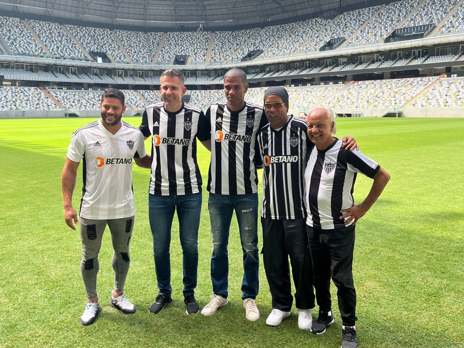 Reinaldo, Hulk, Ronaldinho, Victor? Veja quem venceu enquete de maior ...