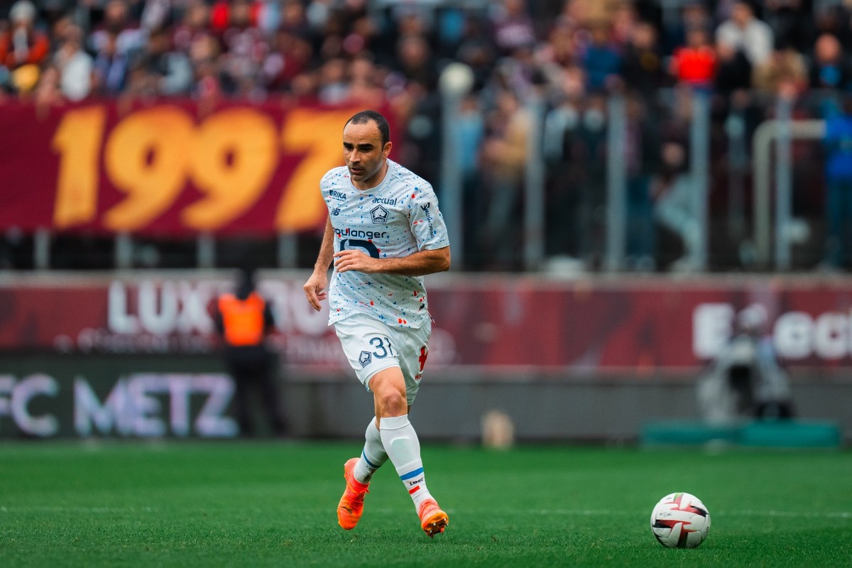 Ismaily marca primeiro gol na temporada pelo Lille; time busca vaga na ...