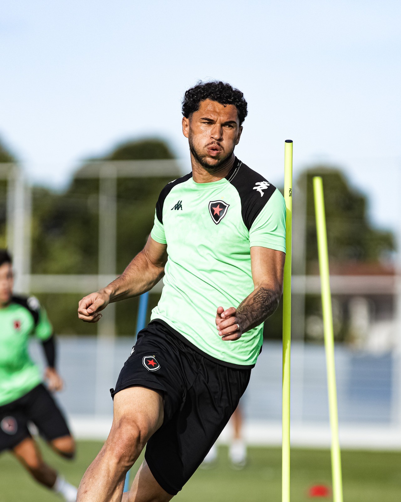 Botafogo-PB confirma a contratação do zagueiro Márcio Silva, ex-Guarani ...