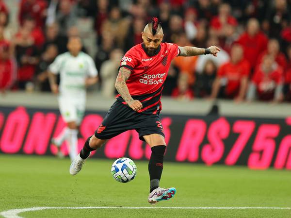Colo-Colo anuncia a contratação do chileno Arturo Vidal | futebol ...