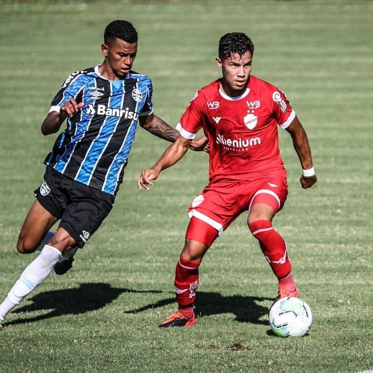 Após passagem pelo Corinthians, Gustavinho volta ao Vila e mira a ...
