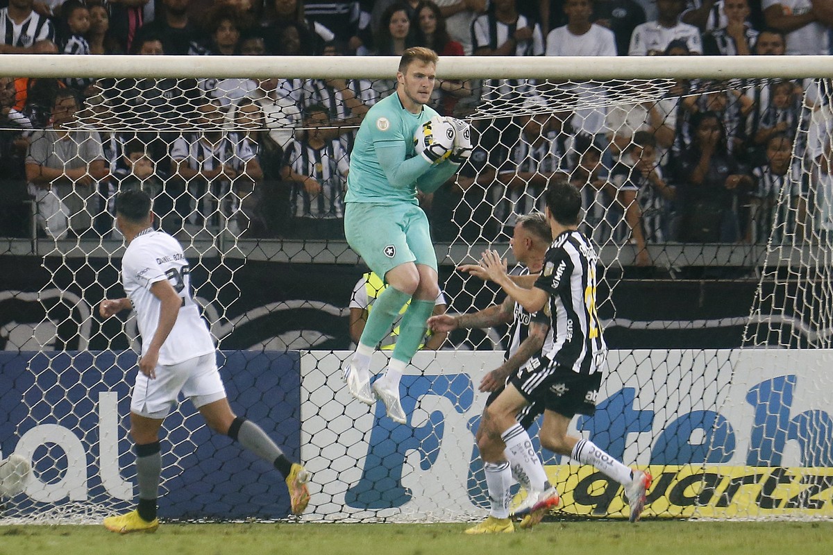 Novo titular do Botafogo, Lucas Perri terá reencontro com Crystal ...