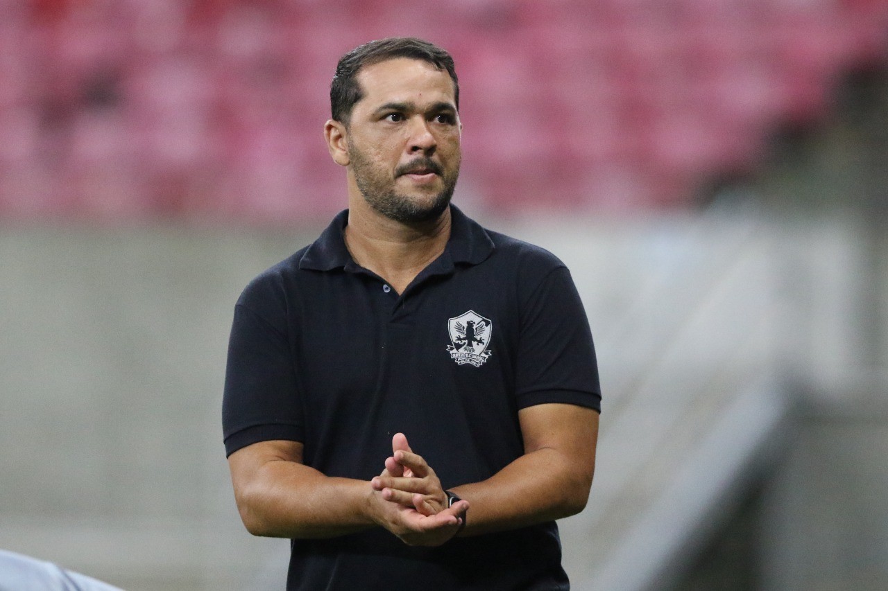 Conheça histórico de Dico Woolley, novo técnico do River-PI, em clubes ...