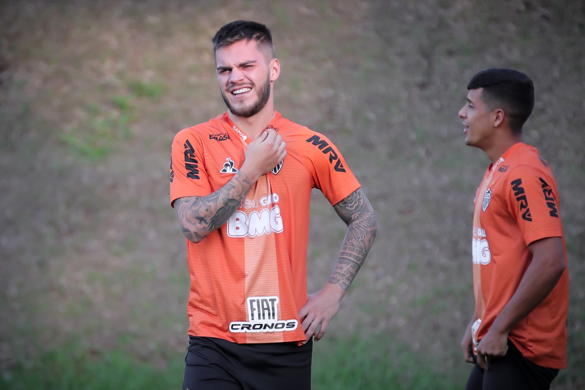 Ainda se habituando a ser volante, Nathan revela maior desafio no ...