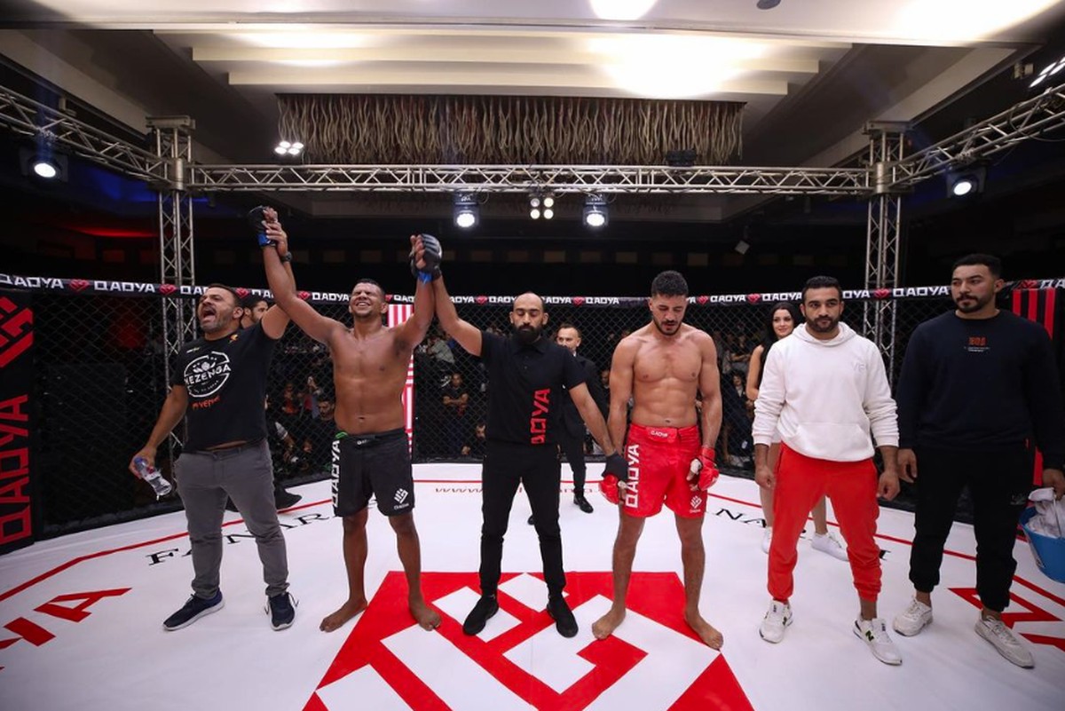 Campeão no Egito, lutador de MMA celebra 1ª vitória no exterior, mas ...
