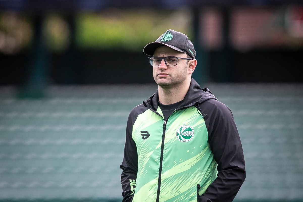 Zanella revela o motivo das mudanças no time do Juventude: "Observação ...