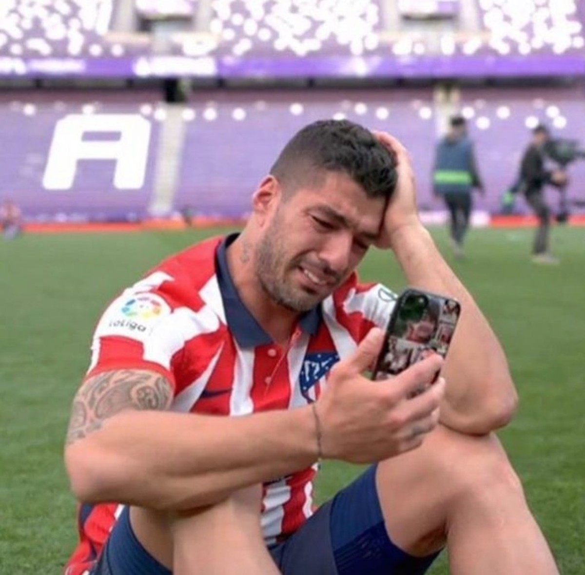 Web não perdoa estreia de Luis Suárez com derrota para o Atlético-GO ...