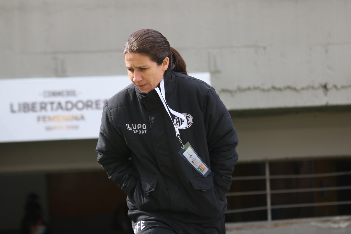 Jéssica enfatiza boa fase inicial e minimiza primeiros gols sofridos ...