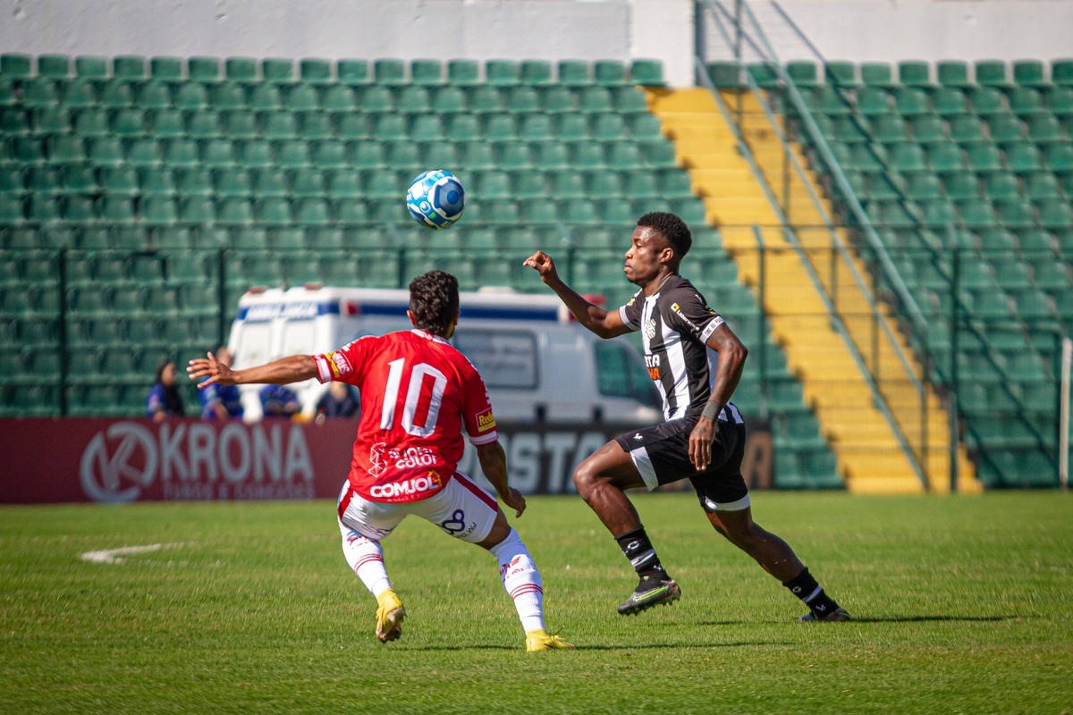 Gledson tem lesão e desfalca o Figueirense na primeira fase da Série C ...