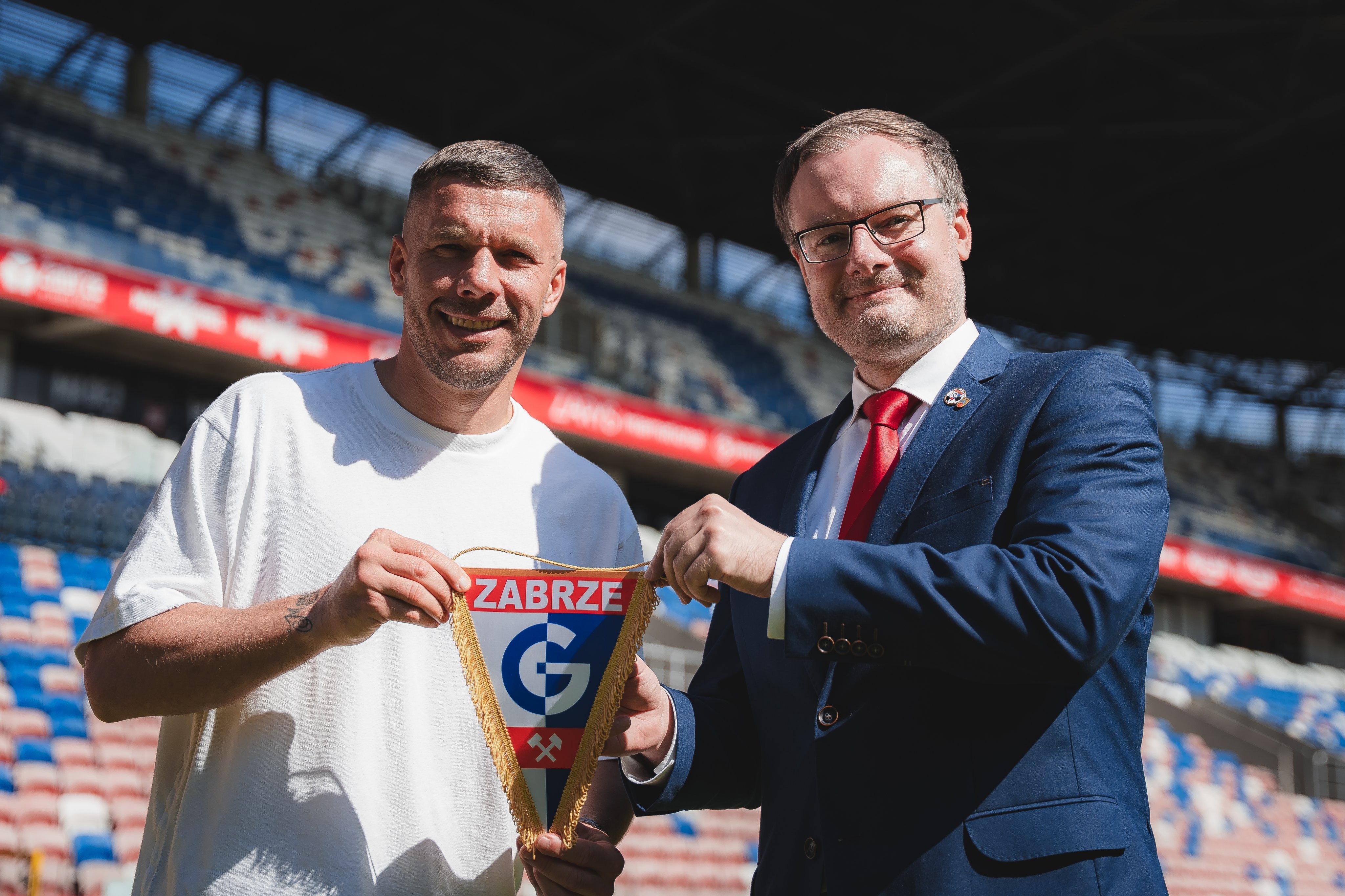 Podolski vira dono do clube onde joga e anuncia aposentadoria | Ge