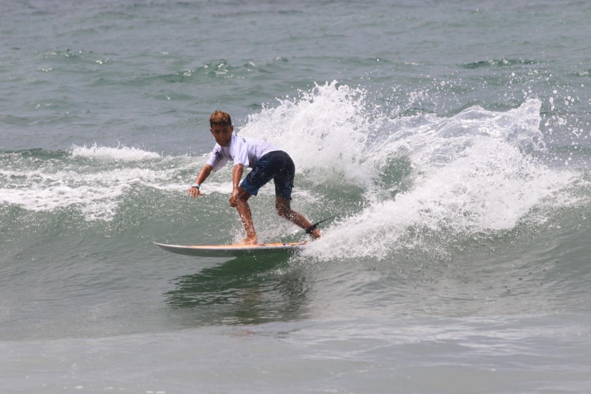 Ryan Araújo é destaque da etapa de abertura do Guarujá Open de Surfe ...