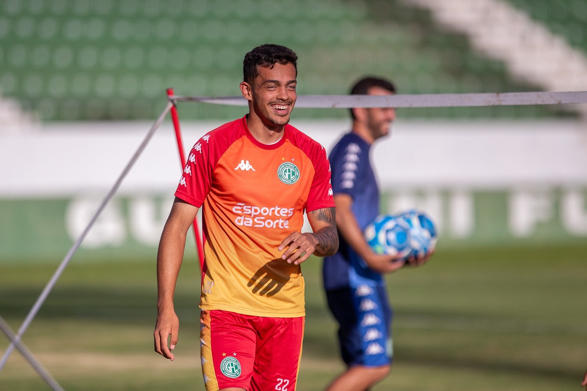 Sem espaço no Guarani, Bernardo rescinde e volta para o Coritiba ...