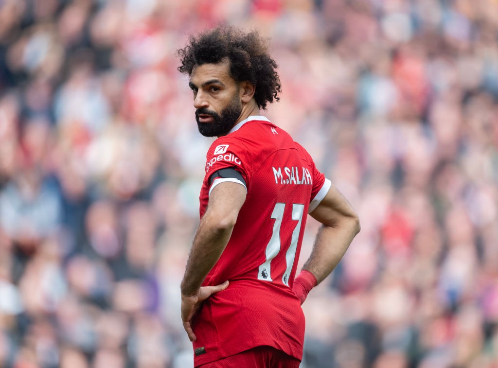 Torcedor do Everton é banido por três anos por racismo contra Salah