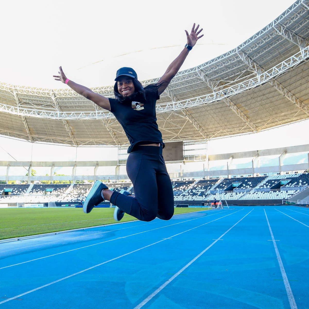 Vitória Rosa faz a trinca e vence 100m, 200m e 4x100m no Troféu Brasil ...