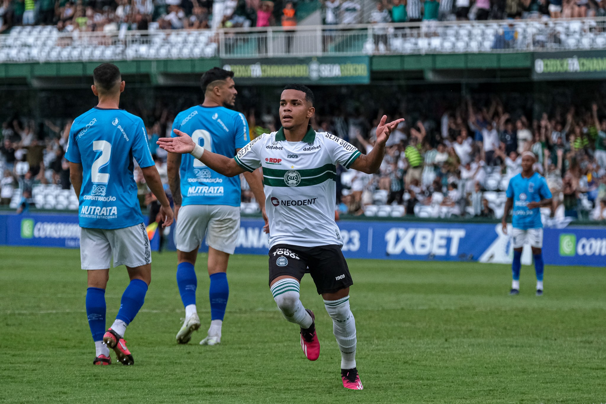 Kaio César marca primeiro gol pelo Coritiba e mostra personalidade em ...