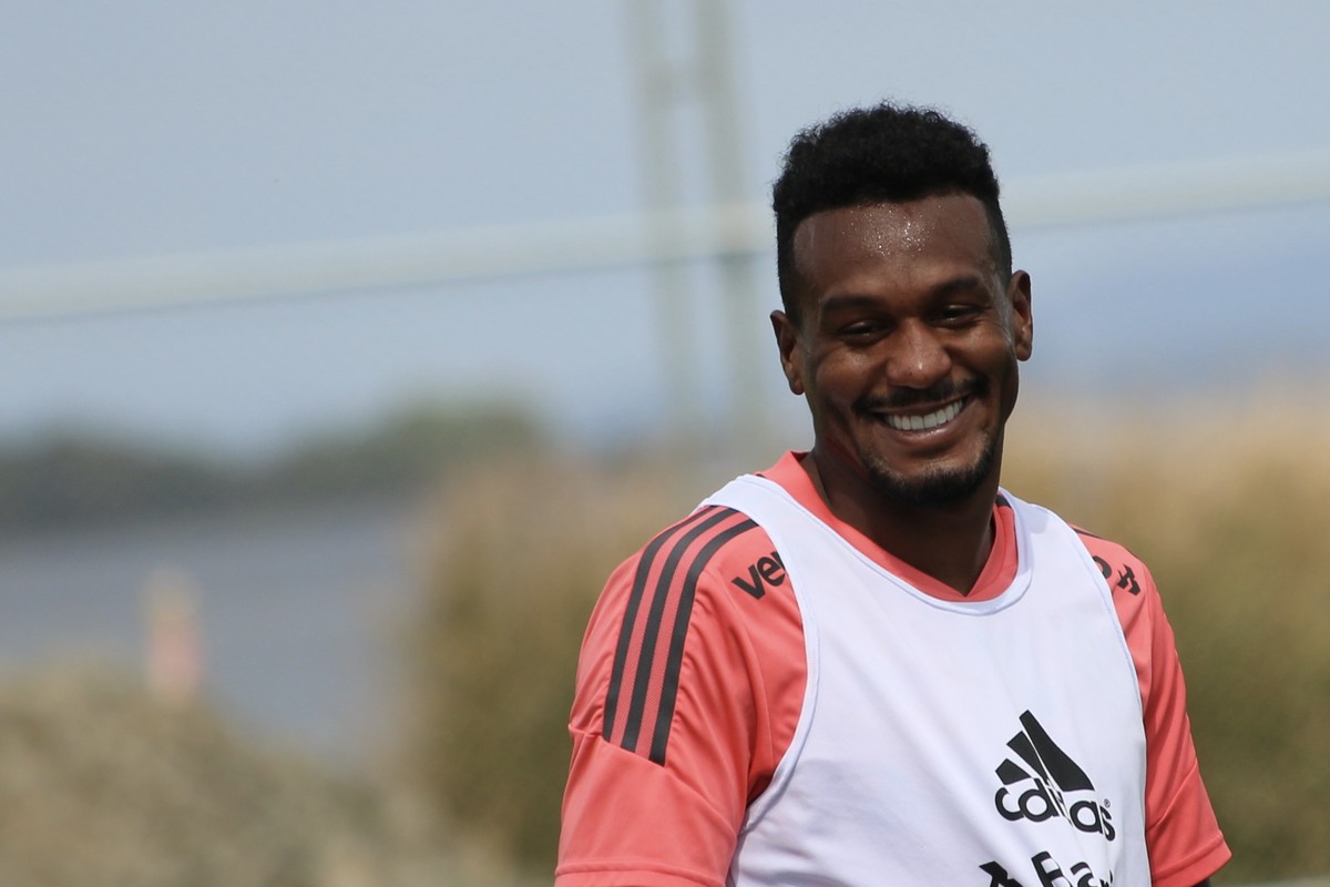 Resiliente, Edenilson encara vaias e recupera espaço no Inter no fim do ...