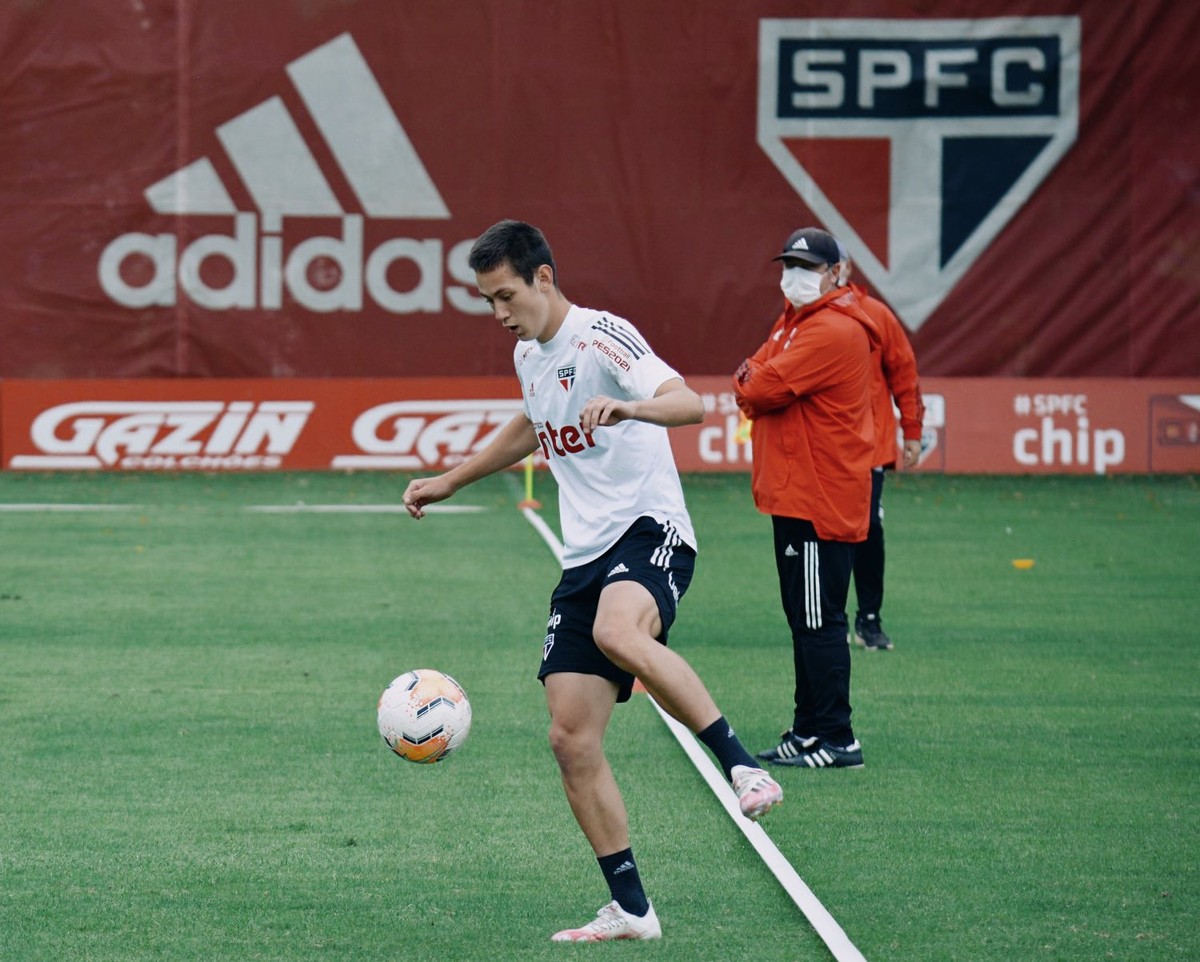 Quem é Patryck? Saiba quem é o lateral de 17 anos do São Paulo que tem ...