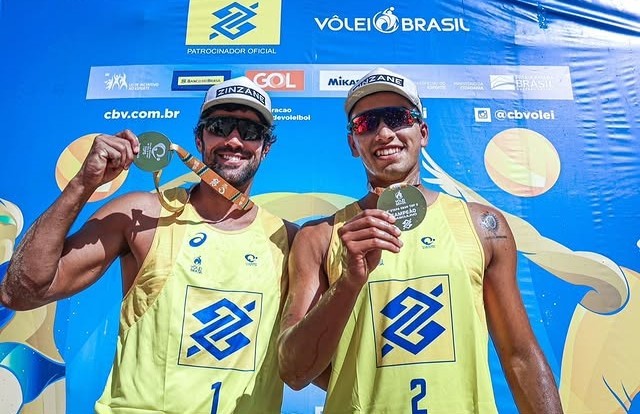 Após três anos, Vitor Felipe e Renato anunciam fim da dupla de vôlei de ...