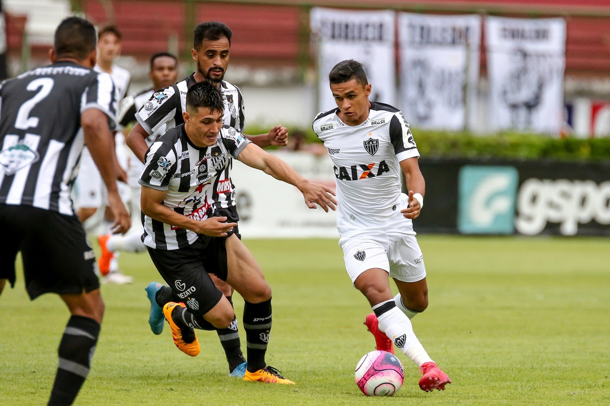 Família é trunfo para Erik buscar titularidade e primeiro gol no ...