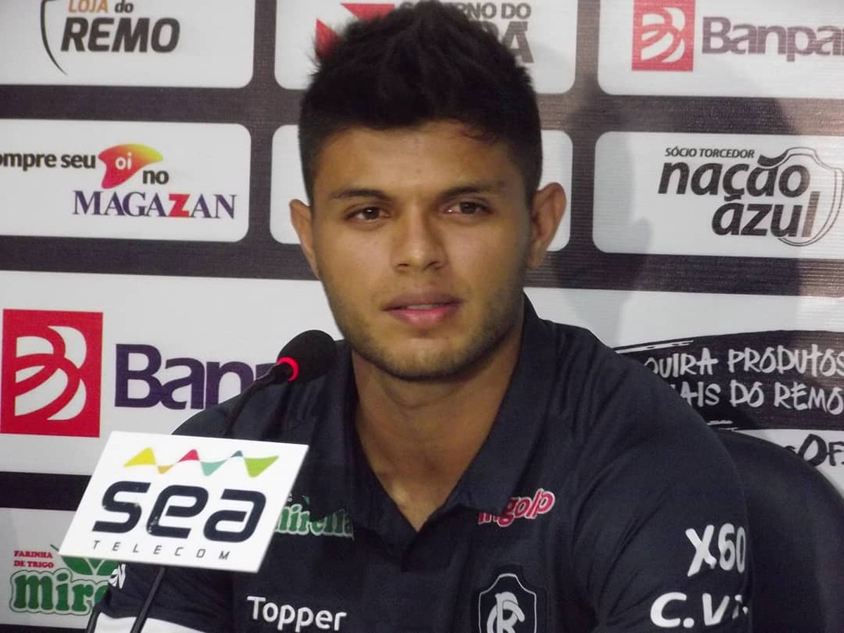 Confirmado como titular, atacante quer mostrar que sabe fazer gols à ...