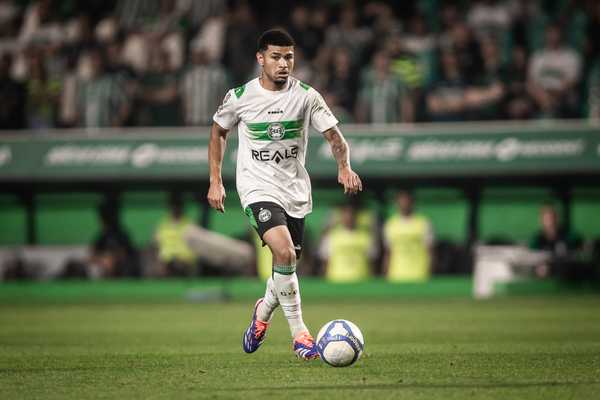 Revelação do Coritiba, Lucas Ronier entra no radar do Santos para 2025 ...