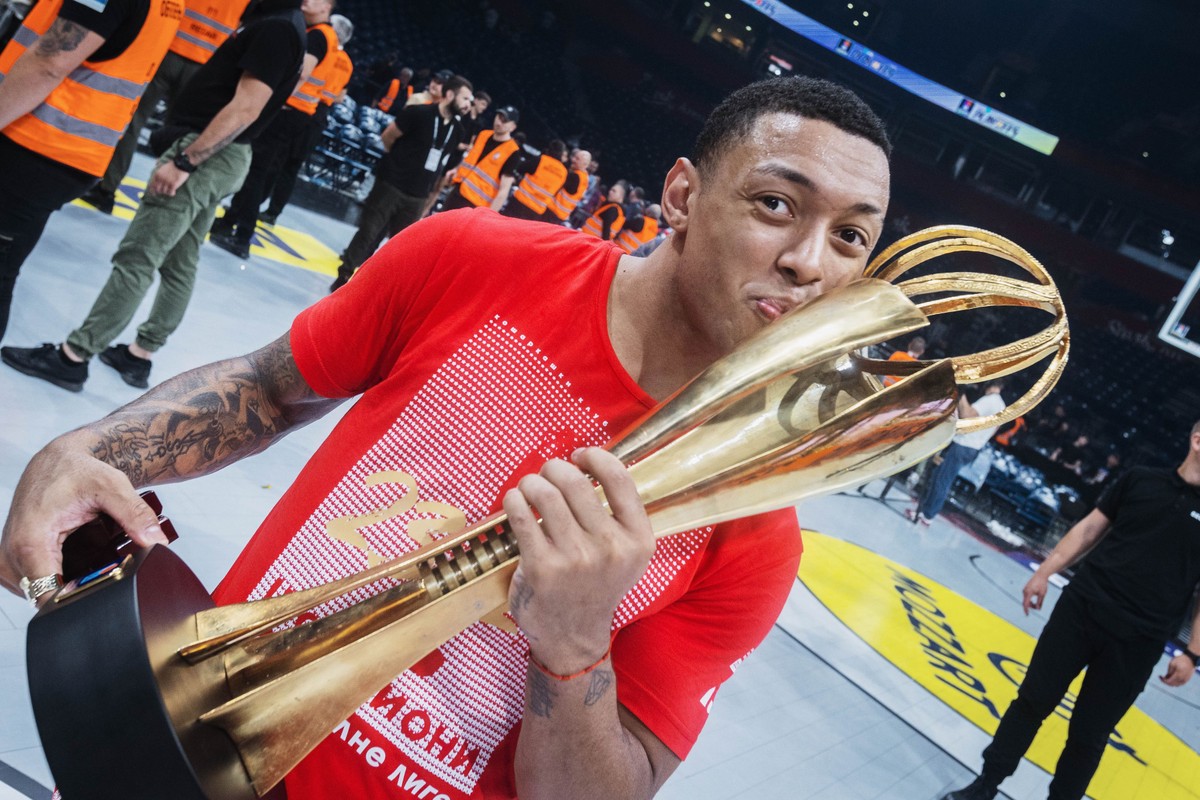 Yago é campeão e MVP da Liga Adriática pelo Estrela Vermelha | basquete | ge