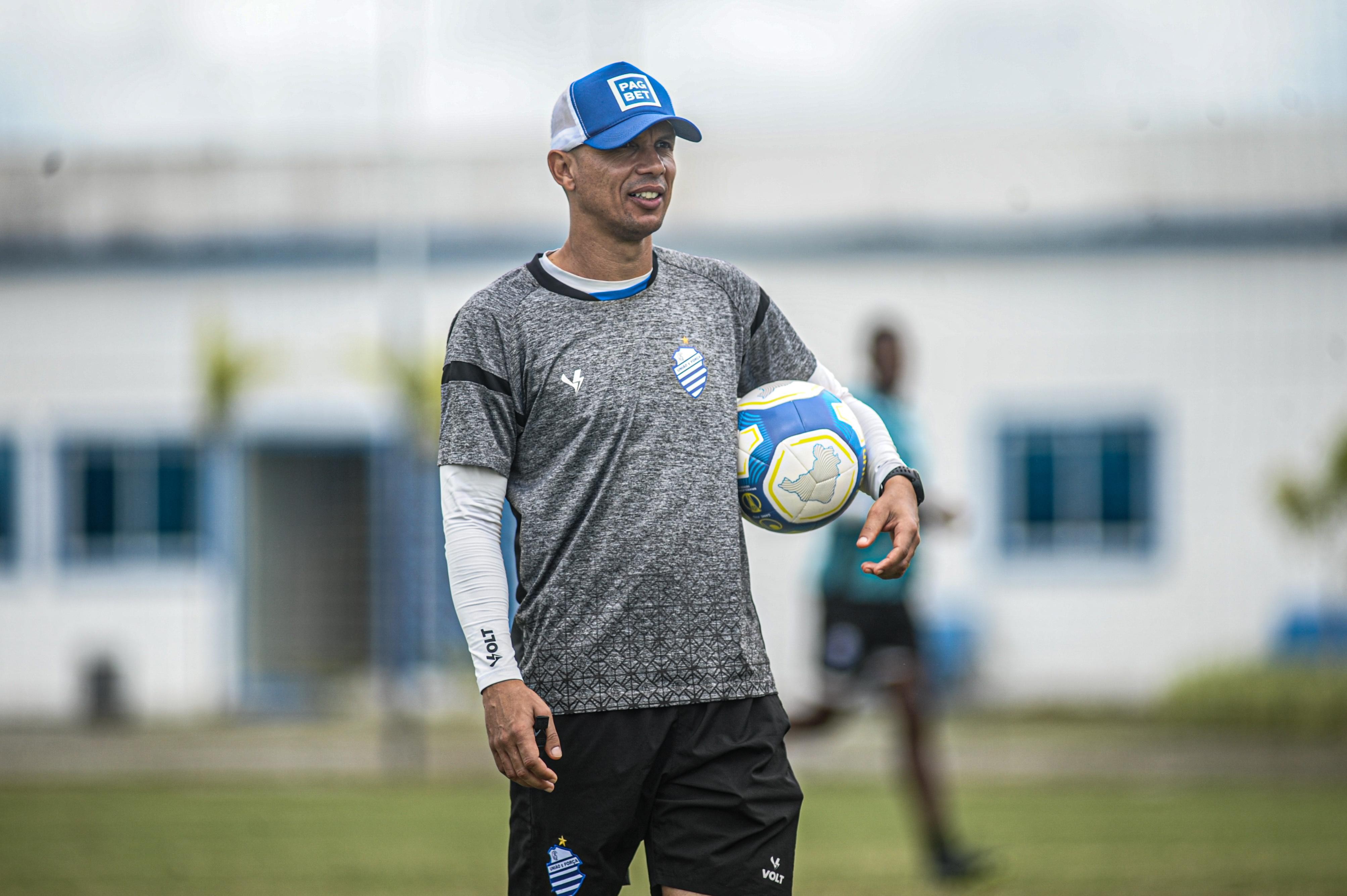 Escalação do CSA: Calebe pode ser a novidade no meio-campo contra o ...