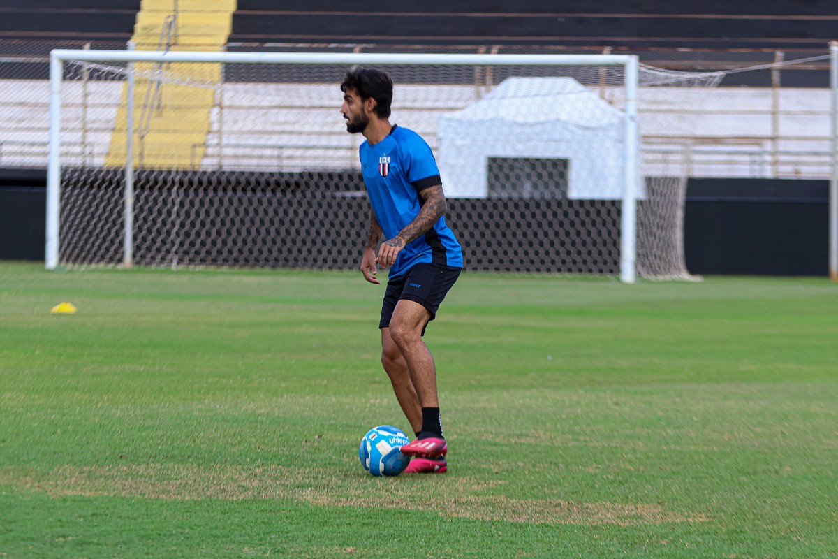 Brey aposta em CRB dando espaços para Botafogo-SP e normaliza oscilação ...