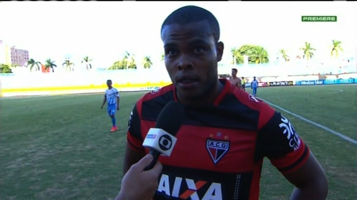 Vinícius Tanque tem estreia discreta e acata vaias da torcida ao ...
