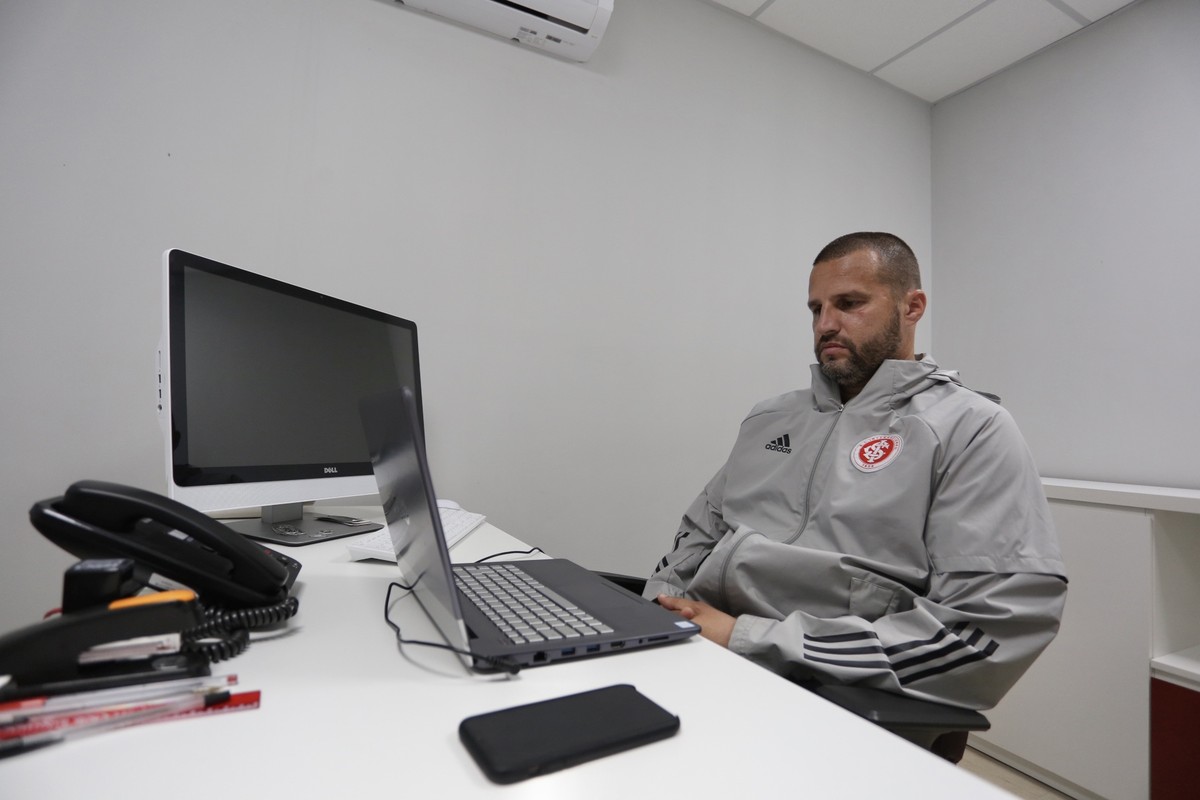 Mentor de Alisson, preparador de goleiros do Inter divide experiência ...