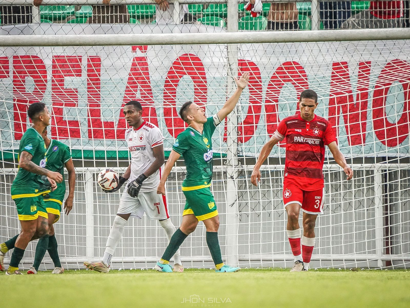 Com uma vitória a mais no clássico, Galvez leva vantagem sobre Rio ...