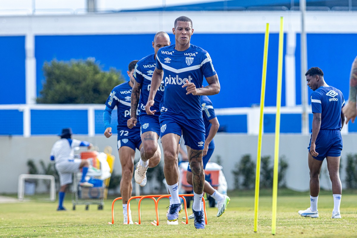 Com lesão por conta do gramado, Hygor fica fora no Avaí por até 10 dias ...