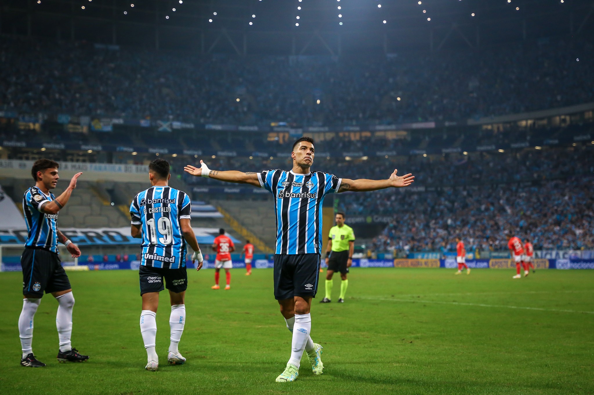 Grêmio recebe o ameaçado Vasco na despedida de Suárez da Arena e de ...
