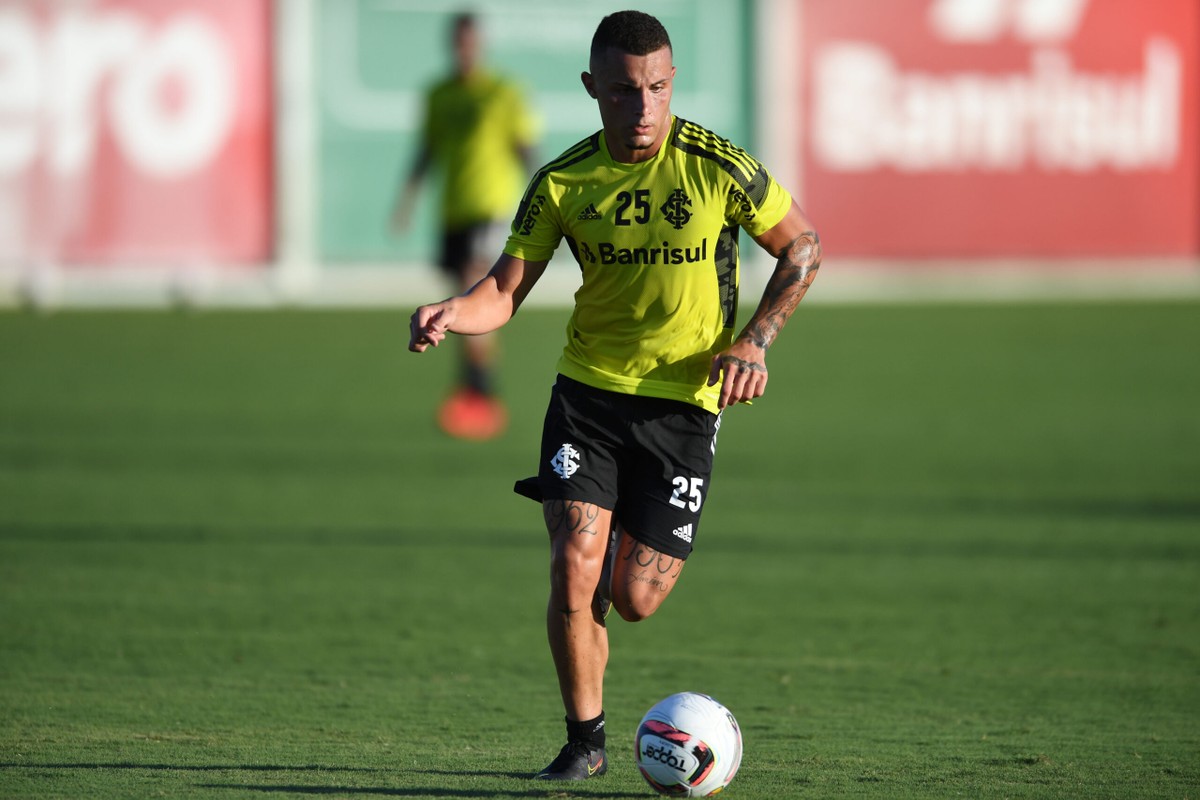 Bruno Gomes é regularizado e fica livre para estrear pelo Inter contra ...