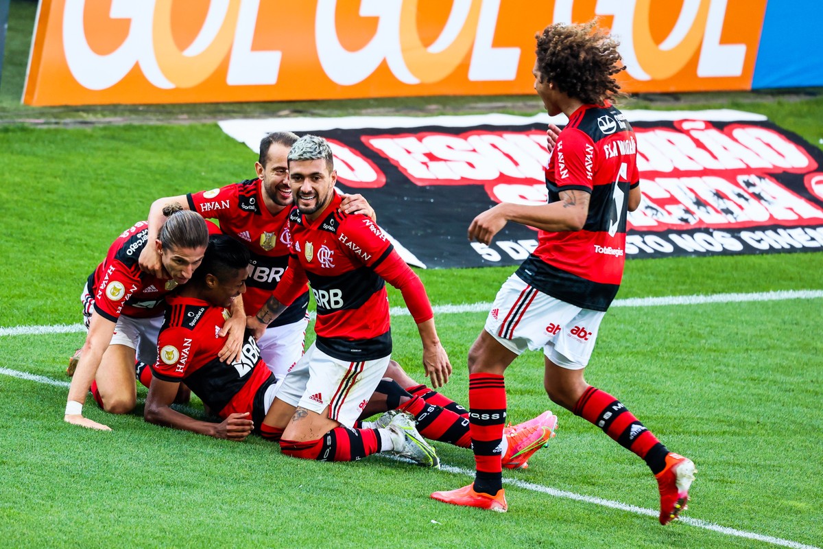 Ao aproximar seus talentos, Flamengo vence e diverte | blog do mansur | ge
