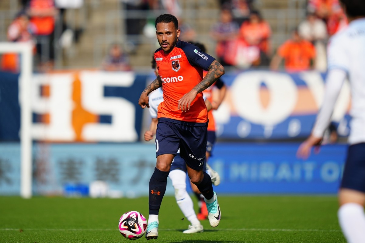 Arthur Silva renova com clube de futebol do Japão e segue para sétima ...