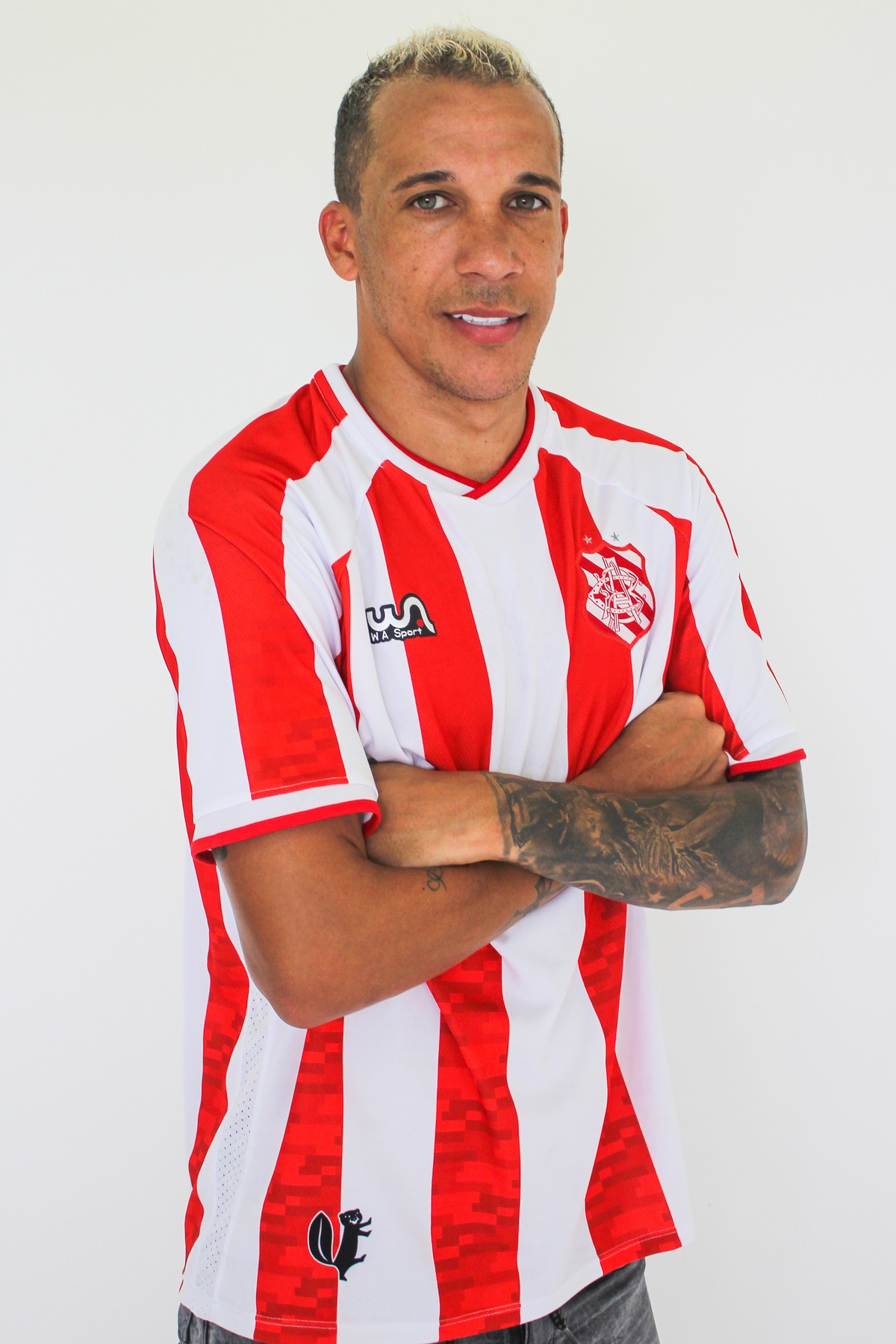 Ídolo na Macedônia, meia Juan Felipe reforça o Bangu para a sequência ...