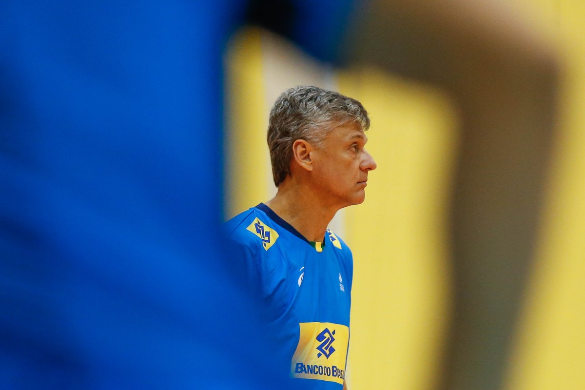 Mais calmo que Bernardinho, mas com filosofia igual, Renan agrada ...
