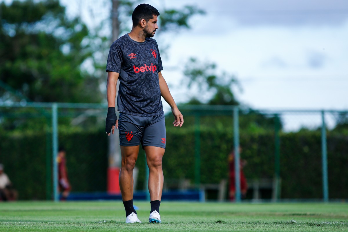 Zé Roberto encurta recuperação e volta a participar de treinos no Sport ...